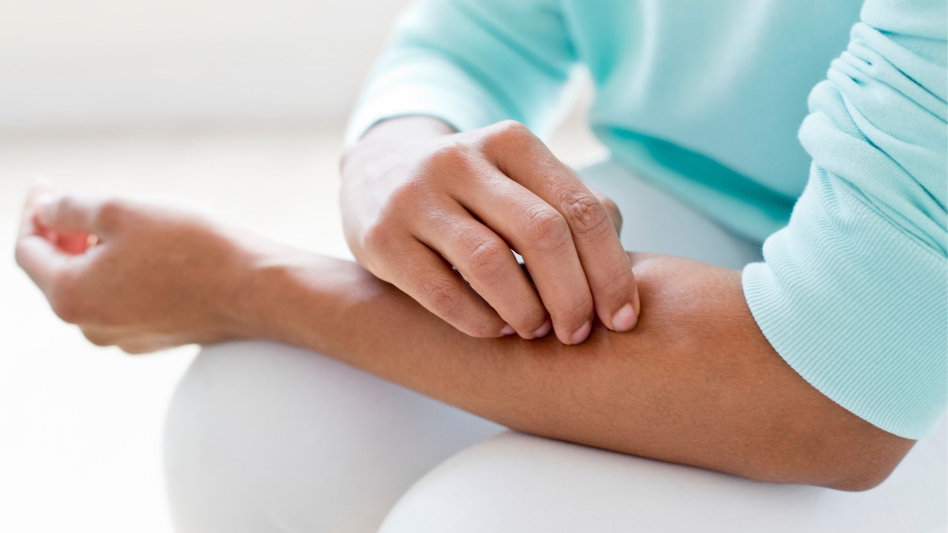 Why Do Fleas Bite Me And No One Else? - Flea Cures